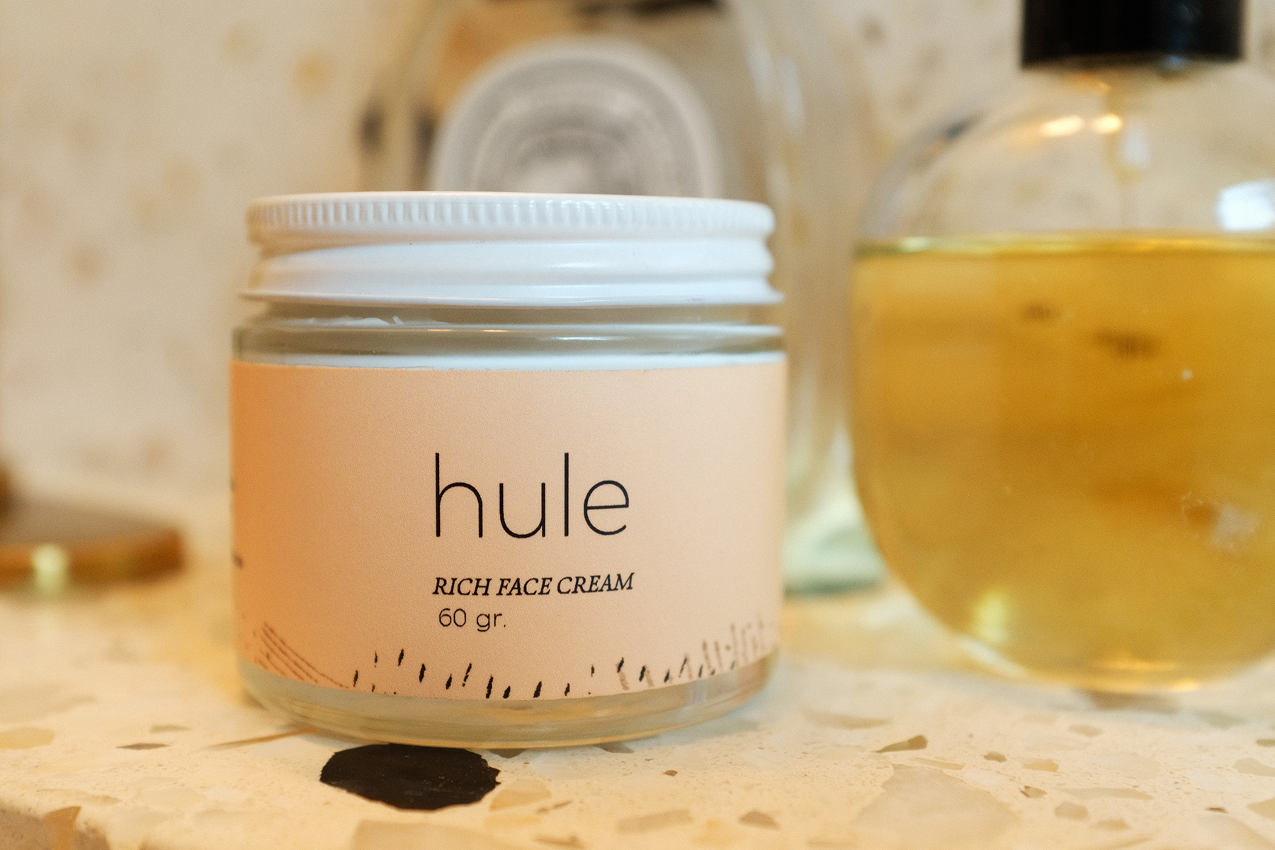 Cynthia Aspra – Hule Studio